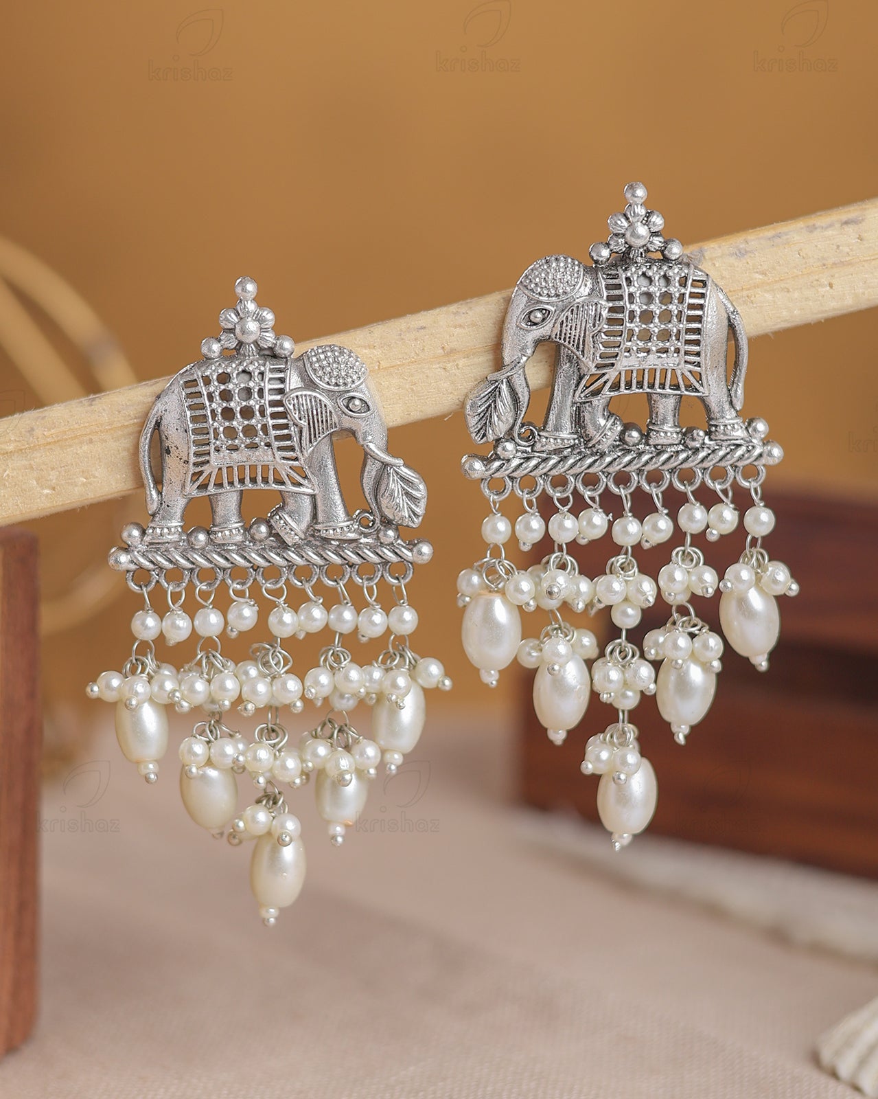 Eshaanvi Premium Dangler Earrings – Krishaz